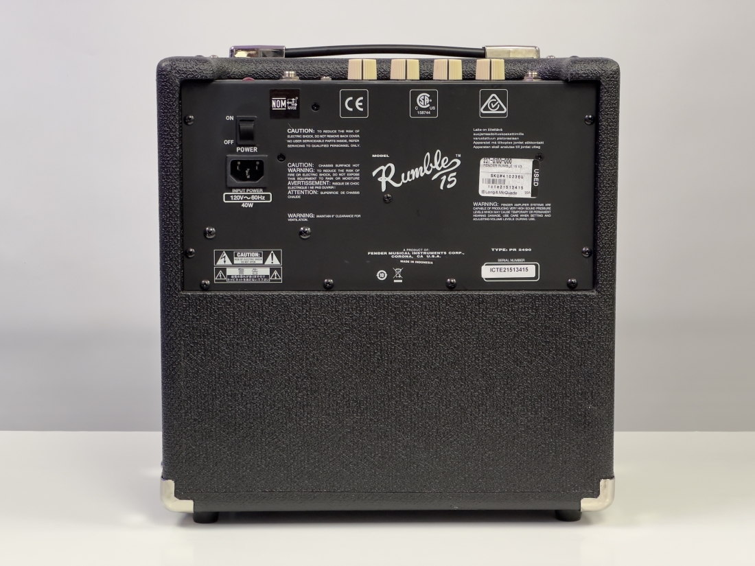 Gear Hunter | Fender - Rumble 15 Bass Amp