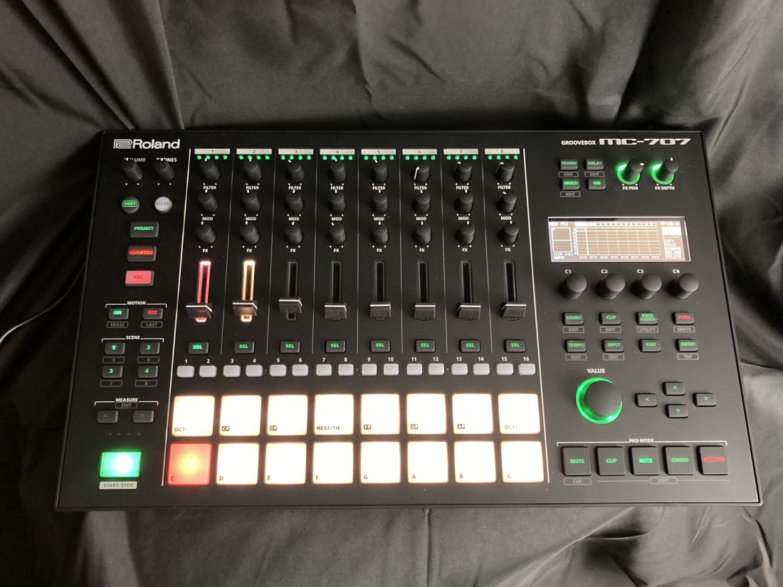 Gear Hunter | Roland - MC-707