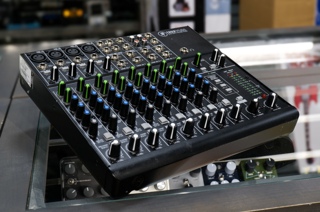 Gear Hunter | Mackie - 1202-VLZ4