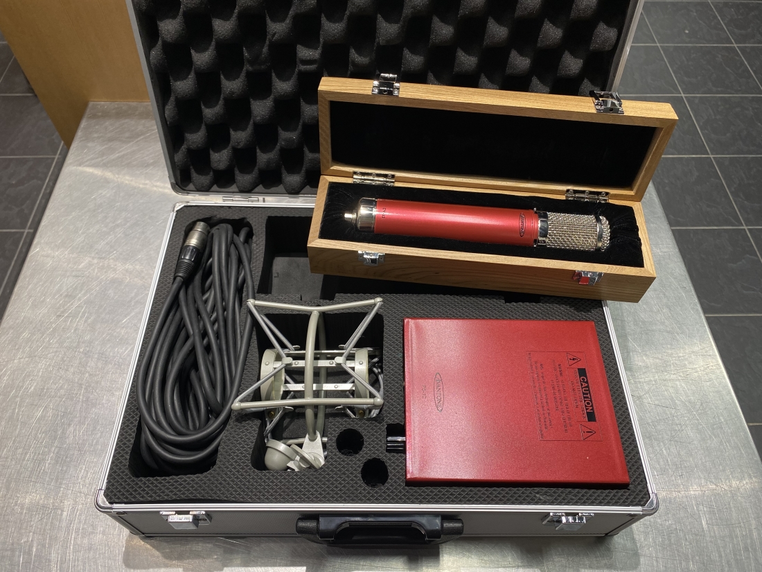 Gear Hunter | Avantone Pro - AV-CV12 Tube Condenser Microphone
