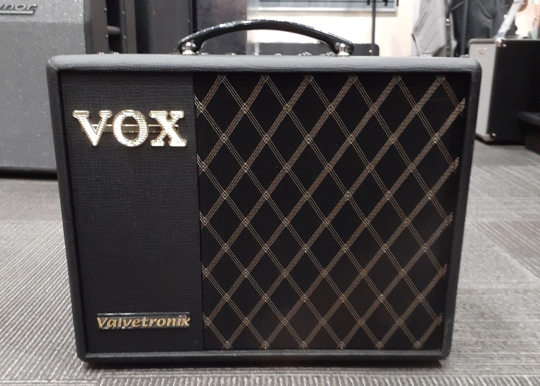 Gear Hunter | Vox - VT20X