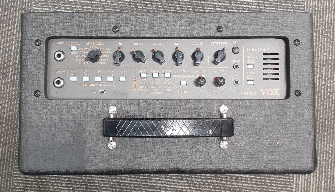 Gear Hunter | Vox - VT20X