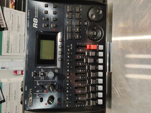 Gear Hunter | Zoom - R8 ZOOM