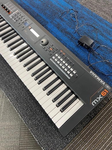 Gear Hunter | Yamaha - MX61 BK