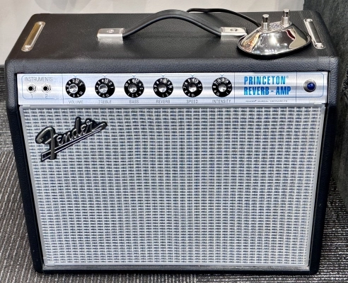 Gear Hunter | Fender - 227-2000-000