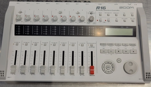 Gear Hunter | Zoom - R16