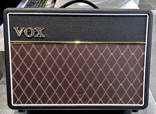 Gear Hunter | Vox - AC10C1