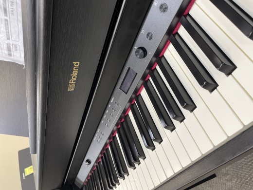 Gear Hunter | Roland - HP702-CH-WSB