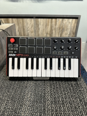 Gear Hunter | Akai - MPK MINI II