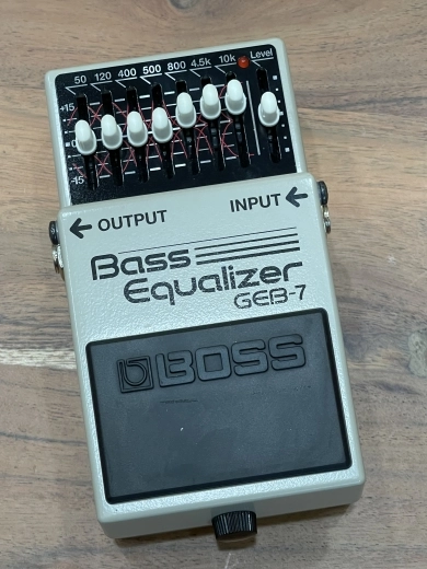 Gear Hunter | BOSS 7 BAND BASS GRAPHIC EQUALIZER PEDAL