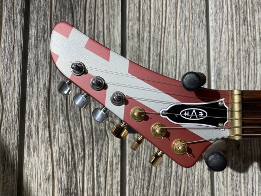 Gear Hunter | EVH SHARK W/CASE