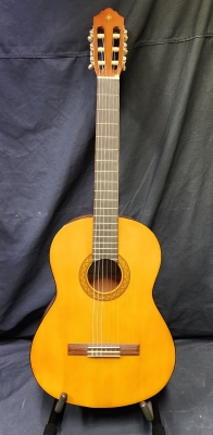 Gear Hunter | Yamaha - C40 Classical Guitar