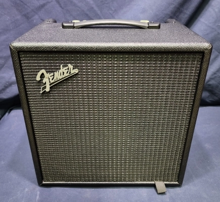 Gear Hunter | Fender Rumble 25 Bass Combo