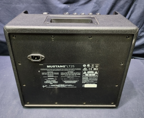 Gear Hunter | Fender Mustang LT25