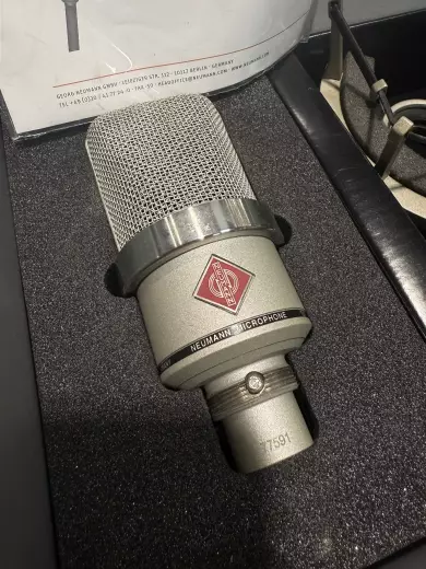Gear Hunter | Neumann - TLM 102 STUDIO