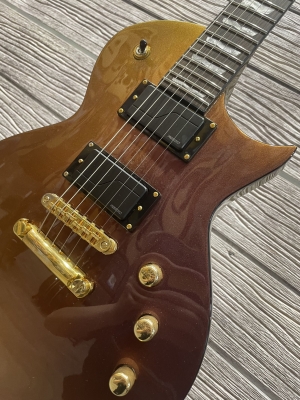 Gear Hunter | ESP LTD Deluxe EC-1000 Gold Andromeda