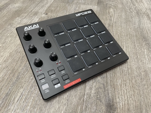 Gear Hunter | Akai - MPD218 Pad Control Unit
