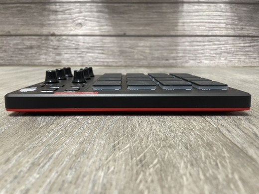 Gear Hunter | Akai - MPD218 Pad Control Unit