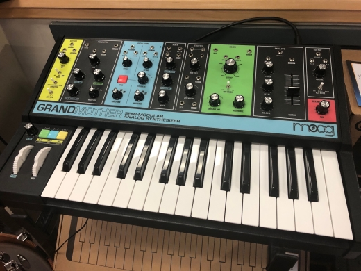 Gear Hunter | Moog - MOD-GRAND-01