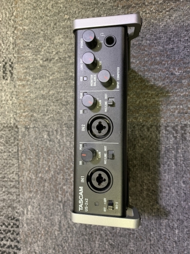 Gear Hunter | Tascam - US-2X2