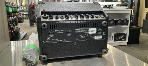 Traynor Travelmate 15 Watt Battery Amp | Long & McQuade