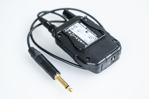 Gear Hunter | Shure - GLXD-16 Digital Wireless Guitar Pedal System w ...