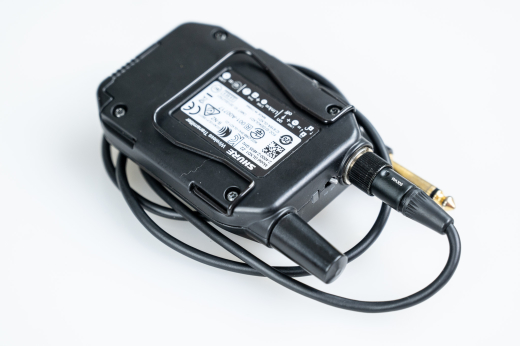 Gear Hunter | Shure - GLXD-16 Digital Wireless Guitar Pedal System w/WA305 Cable