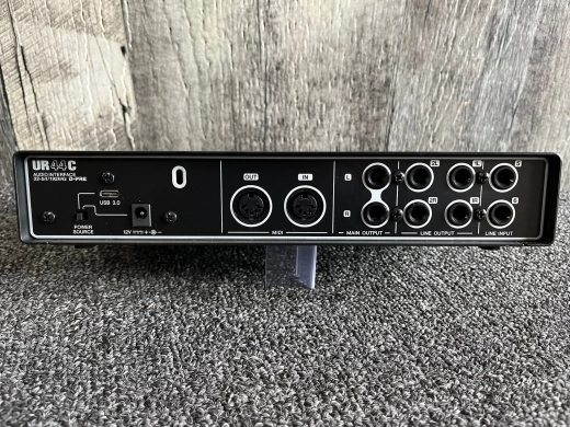 Gear Hunter | Steinberg - UR44C