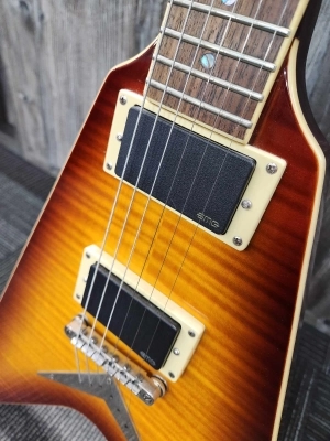 Gear Hunter | DEAN V 79 WITH EMG PICKUPS