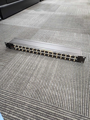 Gear Hunter | TASCAM PATCH BAY 32 RCA FRONT AND BACK