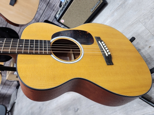 Martin Guitars 000JR-10e Shawn Mendes Custom Artist Edition Guitar W ...