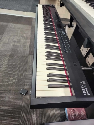 Gear Hunter | Roland - RD-88