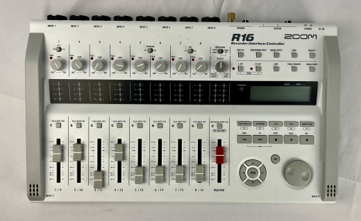 Gear Hunter | Zoom - R16