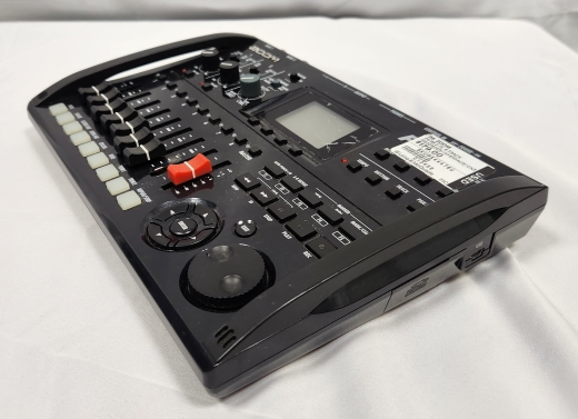 Gear Hunter | Zoom - R8 ZOOM