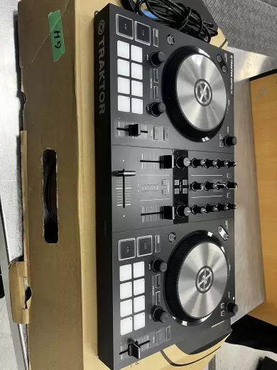 Gear Hunter | Native Instruments - KONTROL S2 MK3