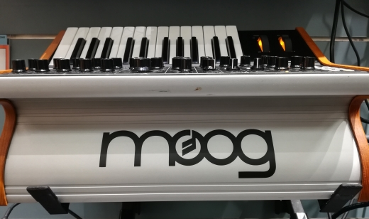 Gear Hunter | Moog - SUBSEQUENT 25