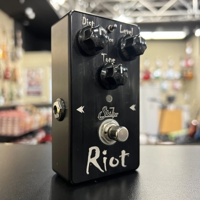 Gear Hunter | Suhr Riot
