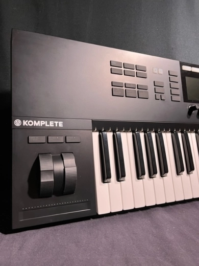 Gear Hunter | Native Instruments - KONTROL S49 MK2