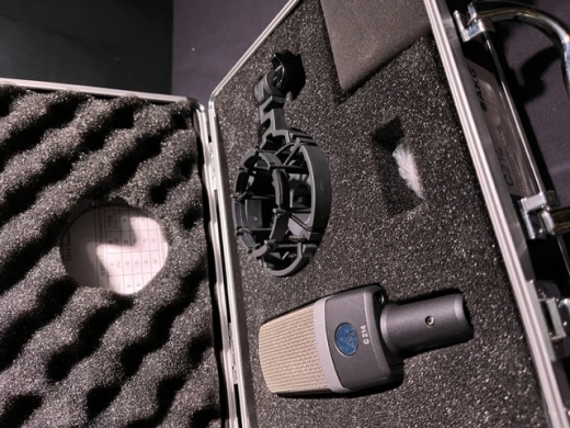 Gear Hunter | AKG - C214 AKG