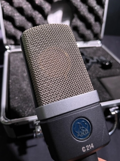 Gear Hunter | AKG - C214 AKG