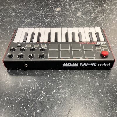 Gear Hunter | Akai - MPK MINI II