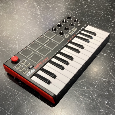 Gear Hunter | Akai - MPK MINI II