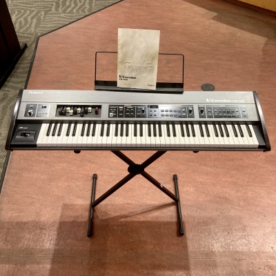 Gear Hunter | Roland VR-700 Stage Keyboard