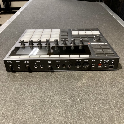 Gear Hunter | Native Instruments - MASCHINE PLUS