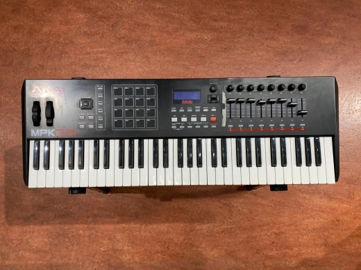 Gear Hunter | Akai MPK261 61 Key Semi-Weighted Keyboard Controller