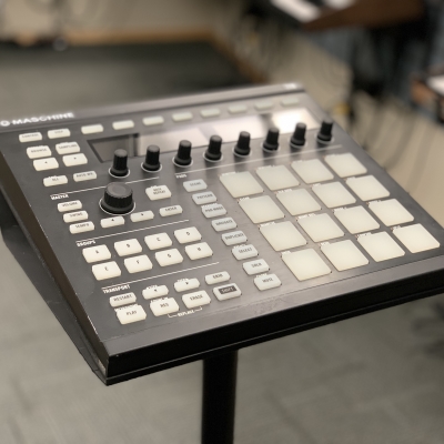 Gear Hunter | Native Instruments - MASCHINE MK2 BL
