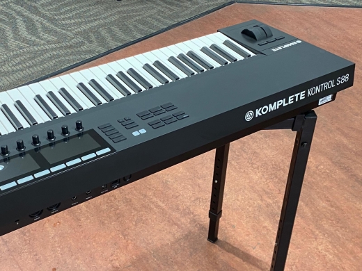 Gear Hunter | Native Instruments KONTROL S88 MK2
