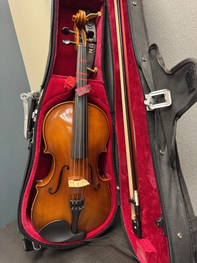 Gear Hunter | Eastman Strings - VA80ST 15.5