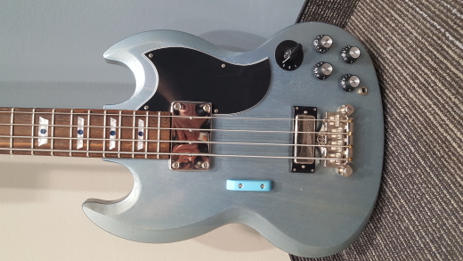 Gear Hunter | Epiphone EB3 Bass Guitar in Pelham Blue