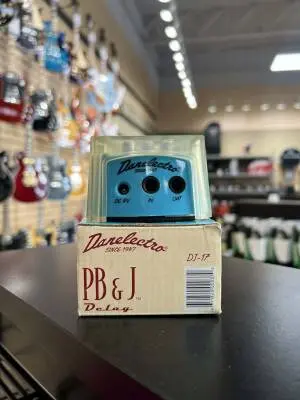 Gear Hunter | Danelectro - DJ-17
